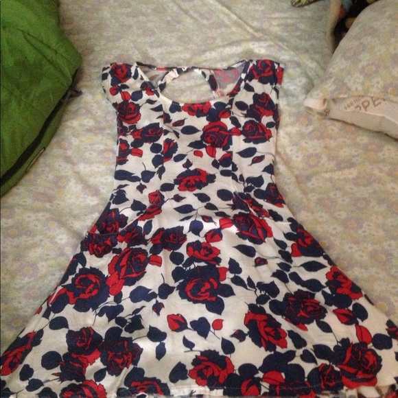 Motel Rocks | Dresses | Motel Rocks Floral Print Pockets Open Dress Xs ...